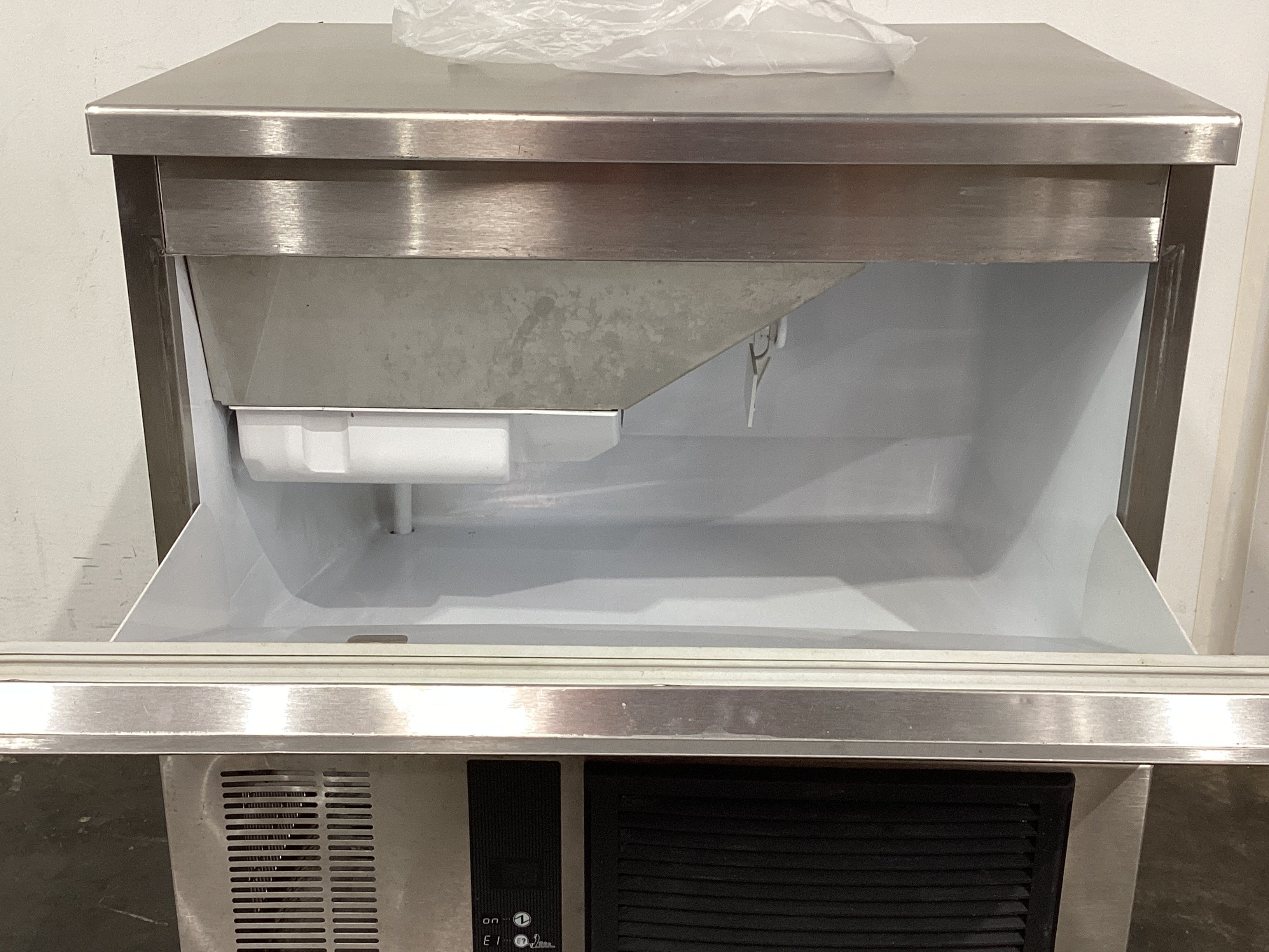 Hoshizaki IM-45CNE-25 Ice Machine | SilverChef