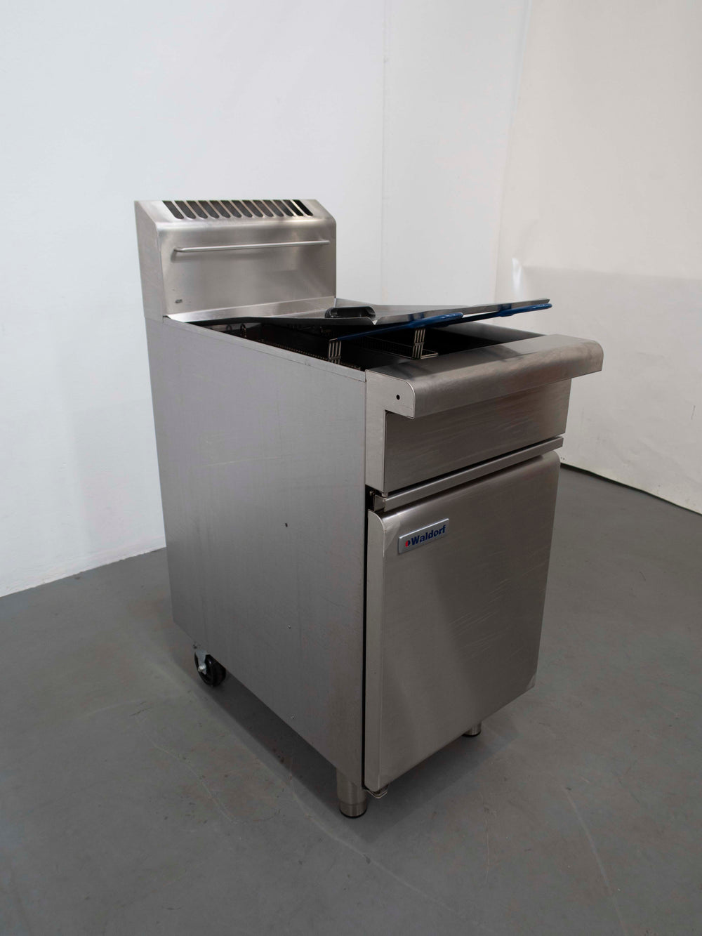 Waldorf FN8226G Split Pan Fryer | SilverChef