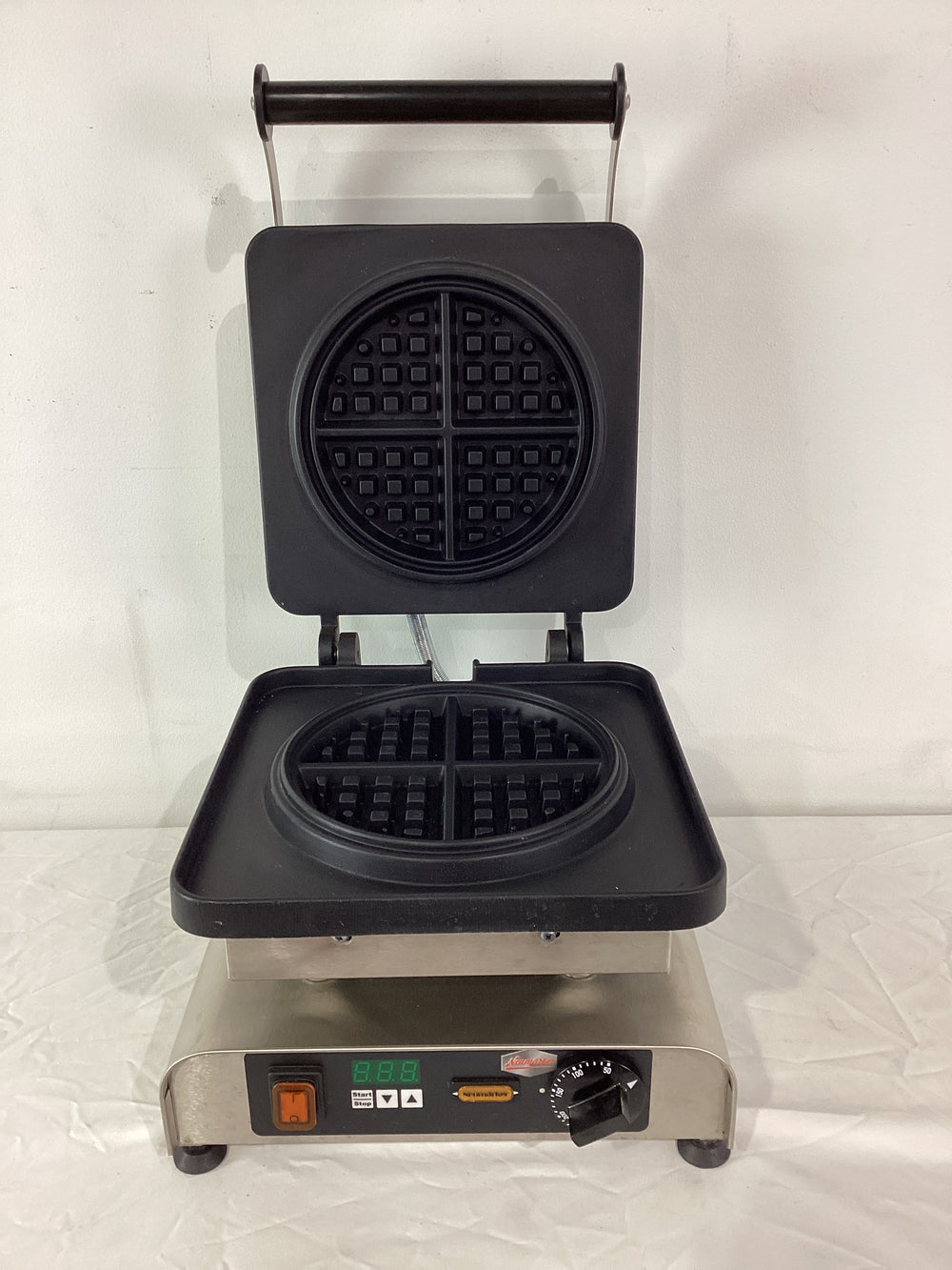 Neumarker 12-40718DT Waffle Maker | SilverChef