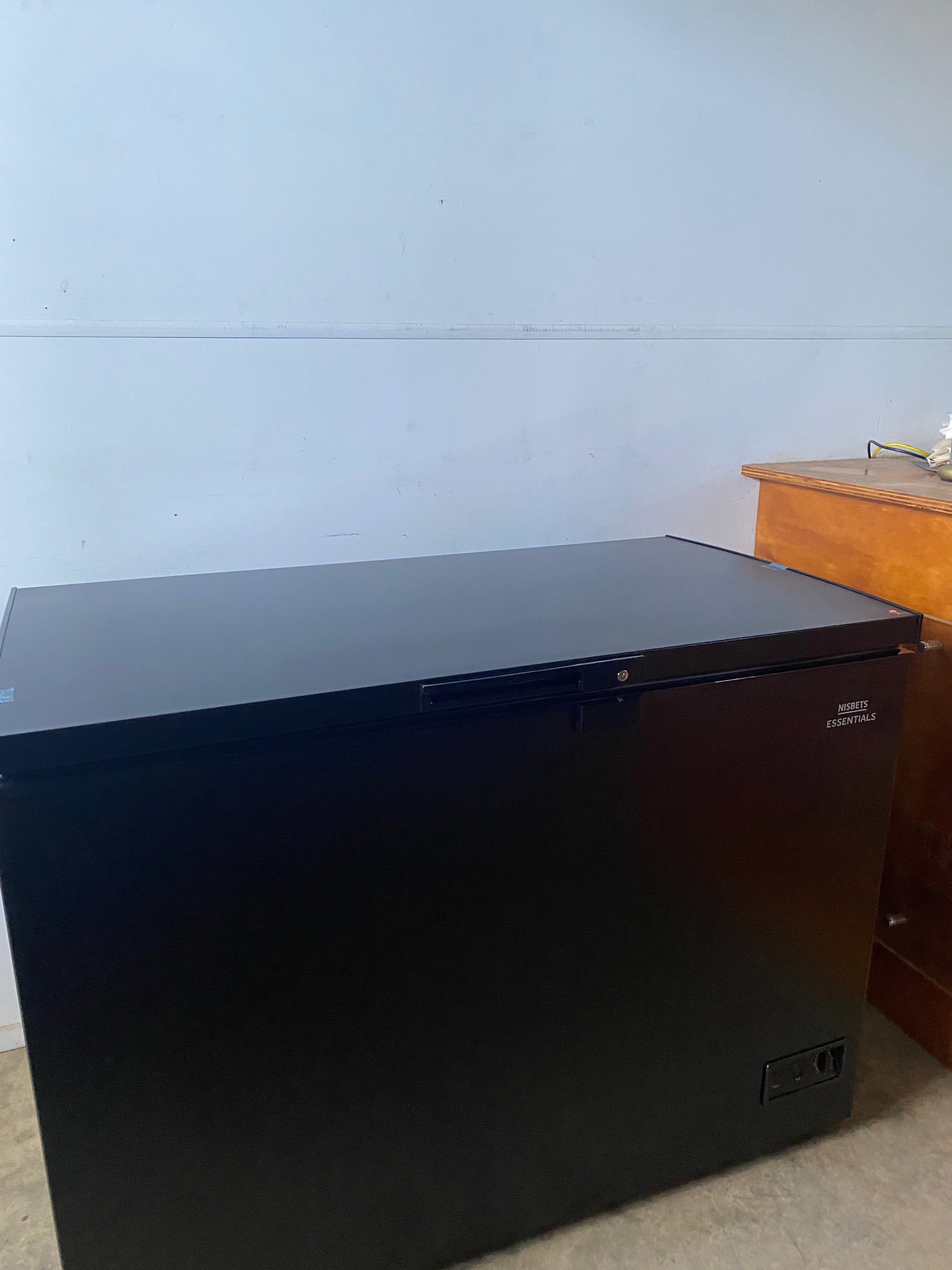 Nisbets DA536-A Chest Freezer – SilverChef AU