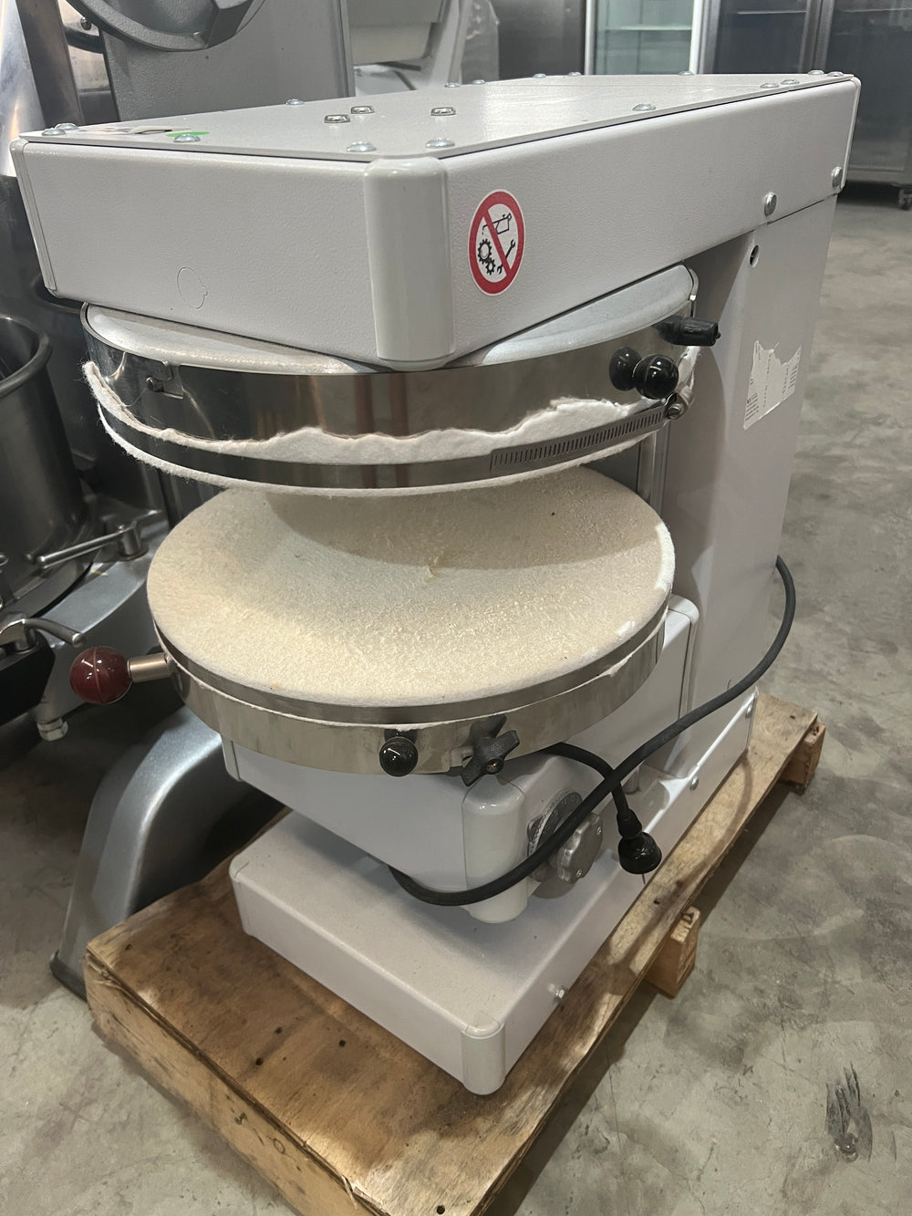 Sigma SPZ40 Pizza Moulder | SilverChef